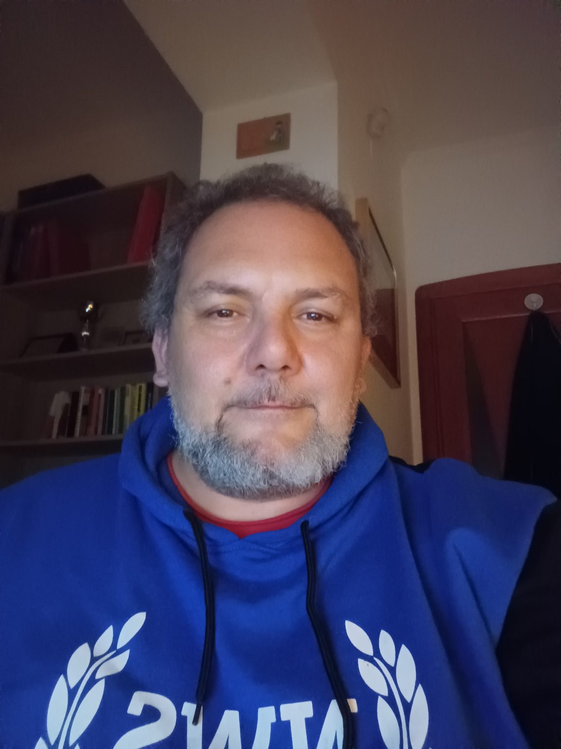 VITO INTRONA PRESENTA "BARESI NEL CUORE. RACCONTI" - Libreria Liberrima